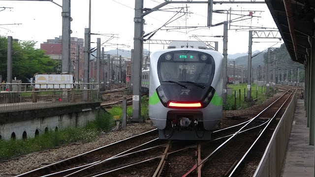 Blair's 鐵道攝影: EMU900型電聯車 / TRA EMU900 Type Electric Multiple Unit