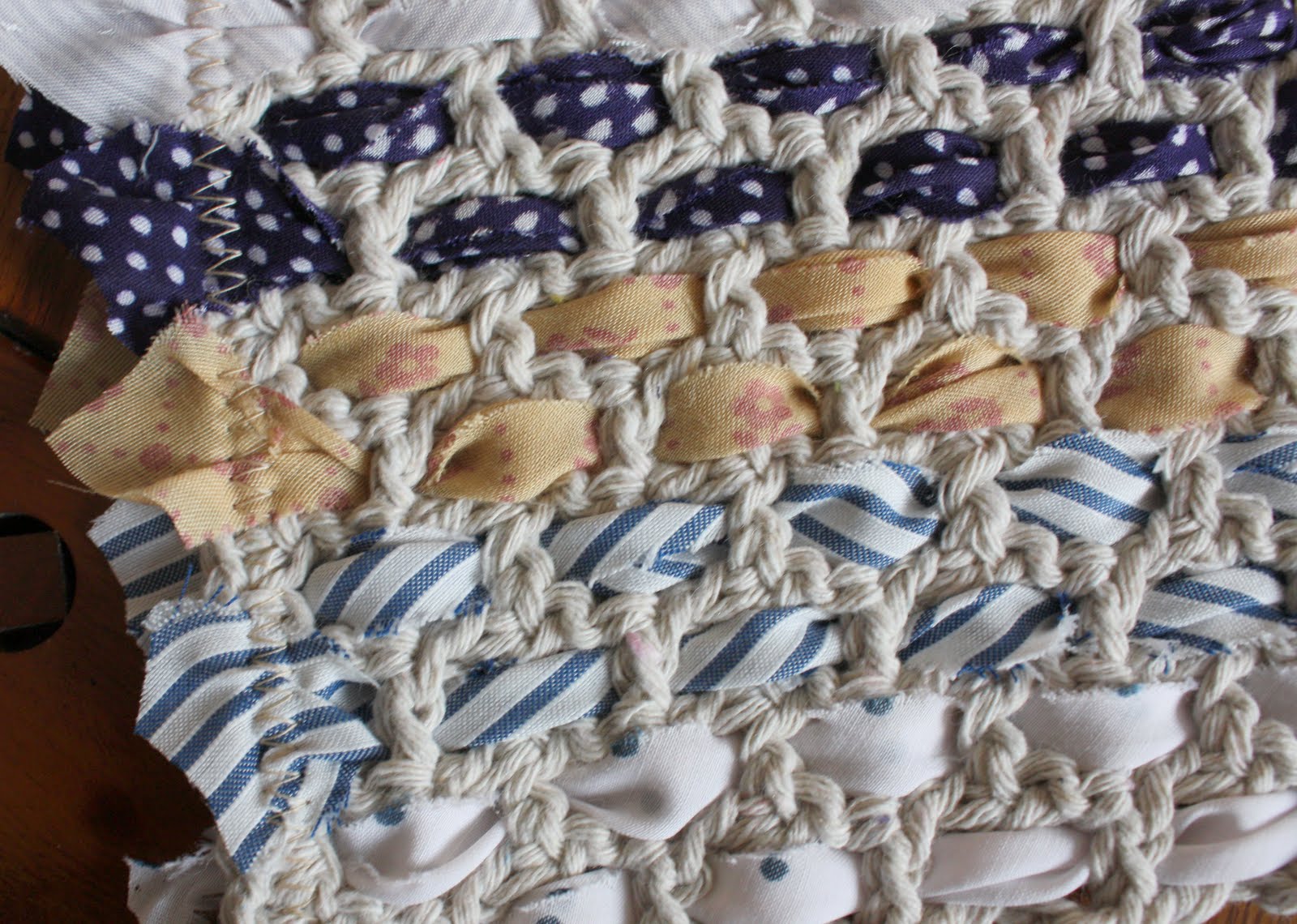 The Hebe Bee: Rag Weaving