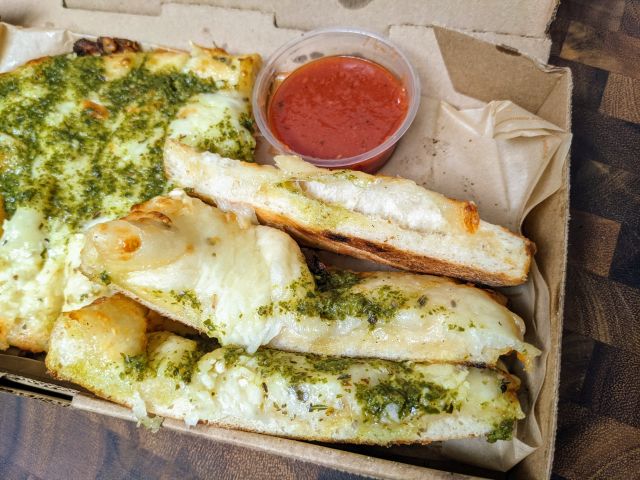 Review: Blaze Pizza - Garlic Pesto Cheesy Bread