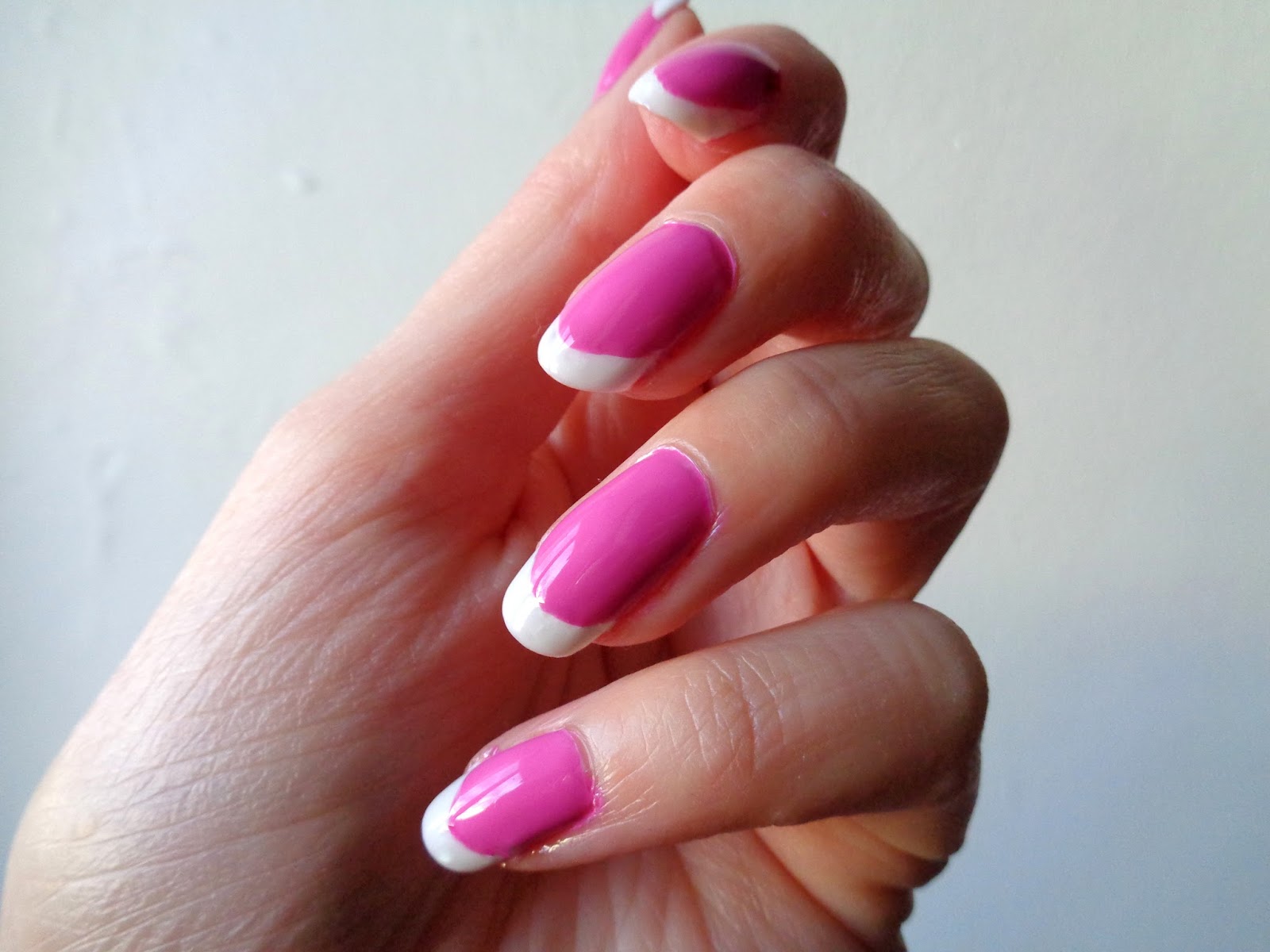 French manucure rose et blanche | The Mariette Blog