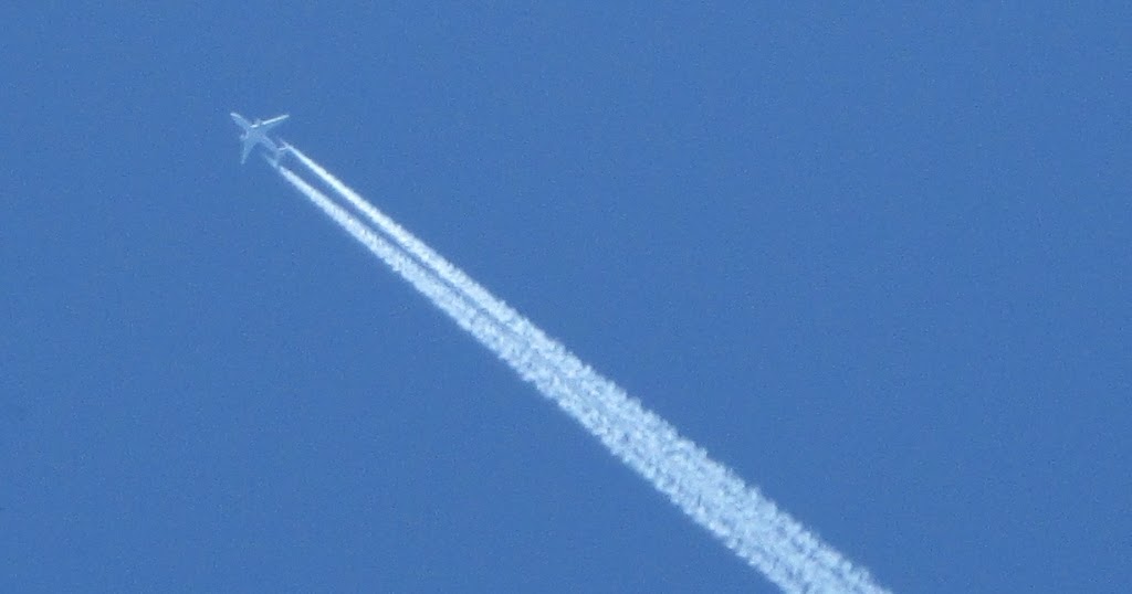 skeetmotis: Contrail 002