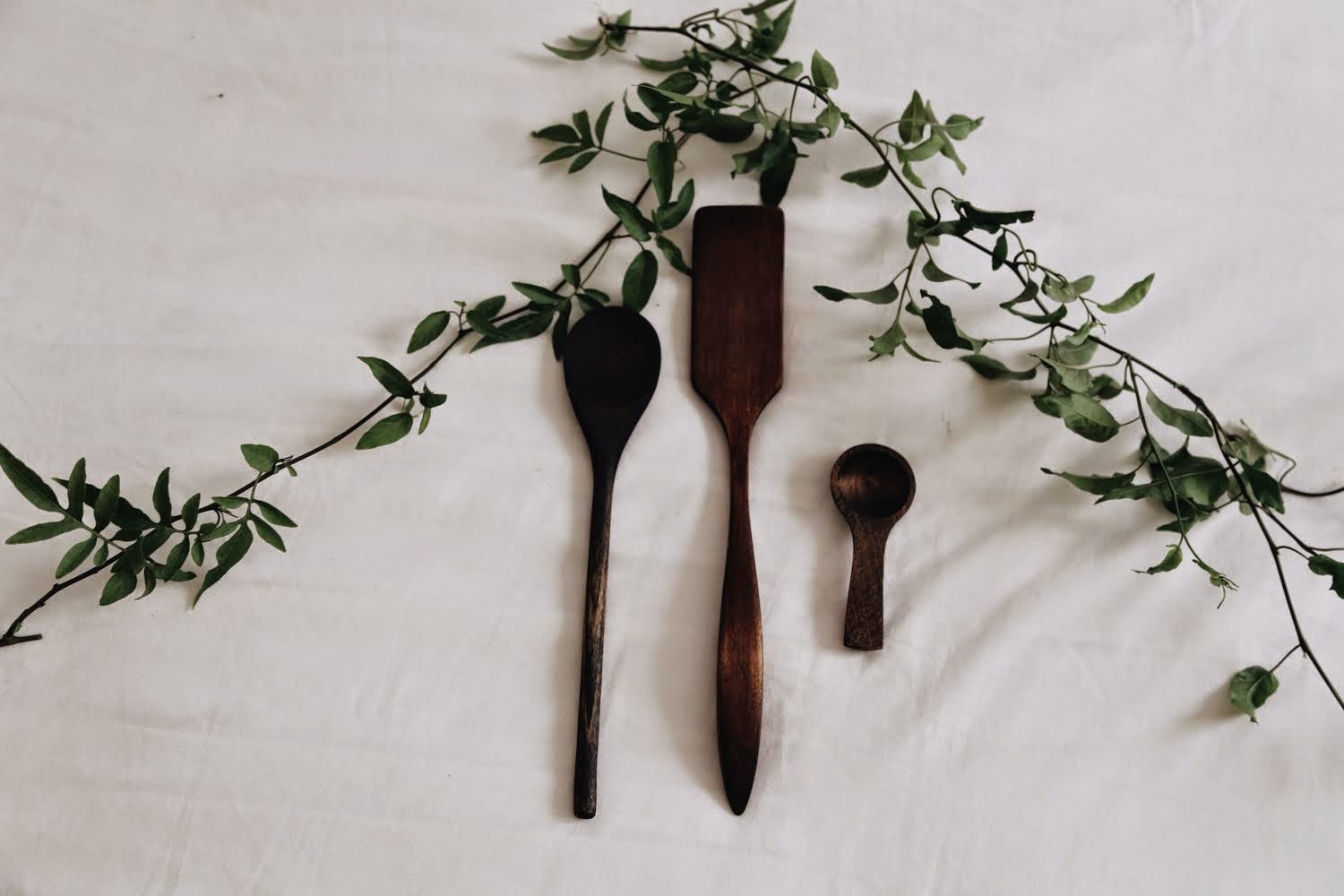 bonjourmoon: SIMPLE HANDMADE GIFT GIVING: STAINED WOODEN UTENSILS