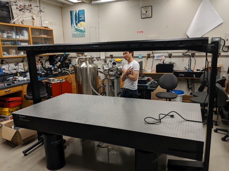 Planetary Volatiles Laboratory: How to install a half-ton optical table