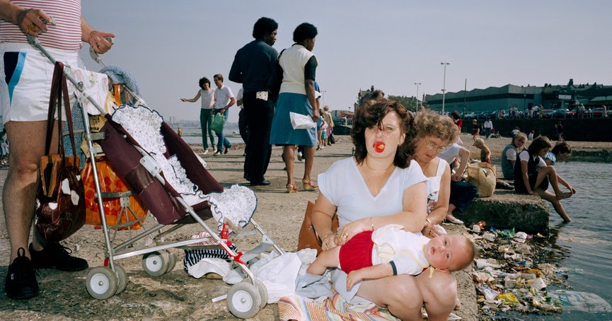 39 Photographs Reveal the Realities of New Brighton, a Working Class ...