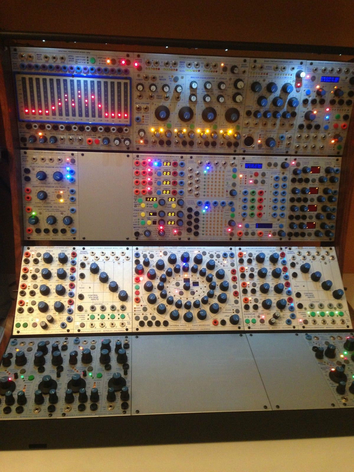 MATRIXSYNTH: Buchla 200e Modular "Synthesizer" System