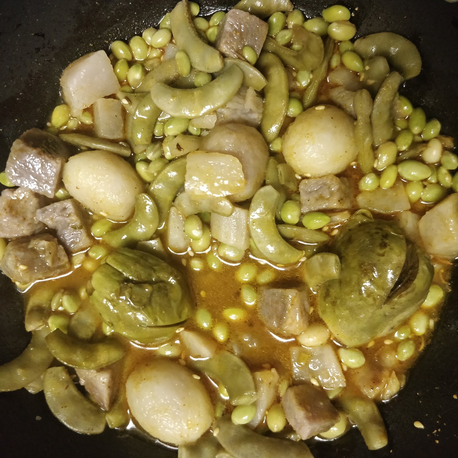 Gujarati Dish Undhiyo/ Undhiyu