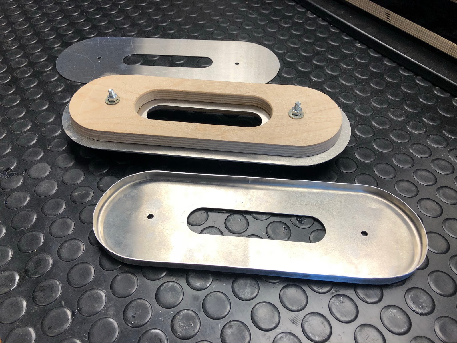 INNOV'LAB IUT CACHAN: Essai de formage de tôle d'aluminium