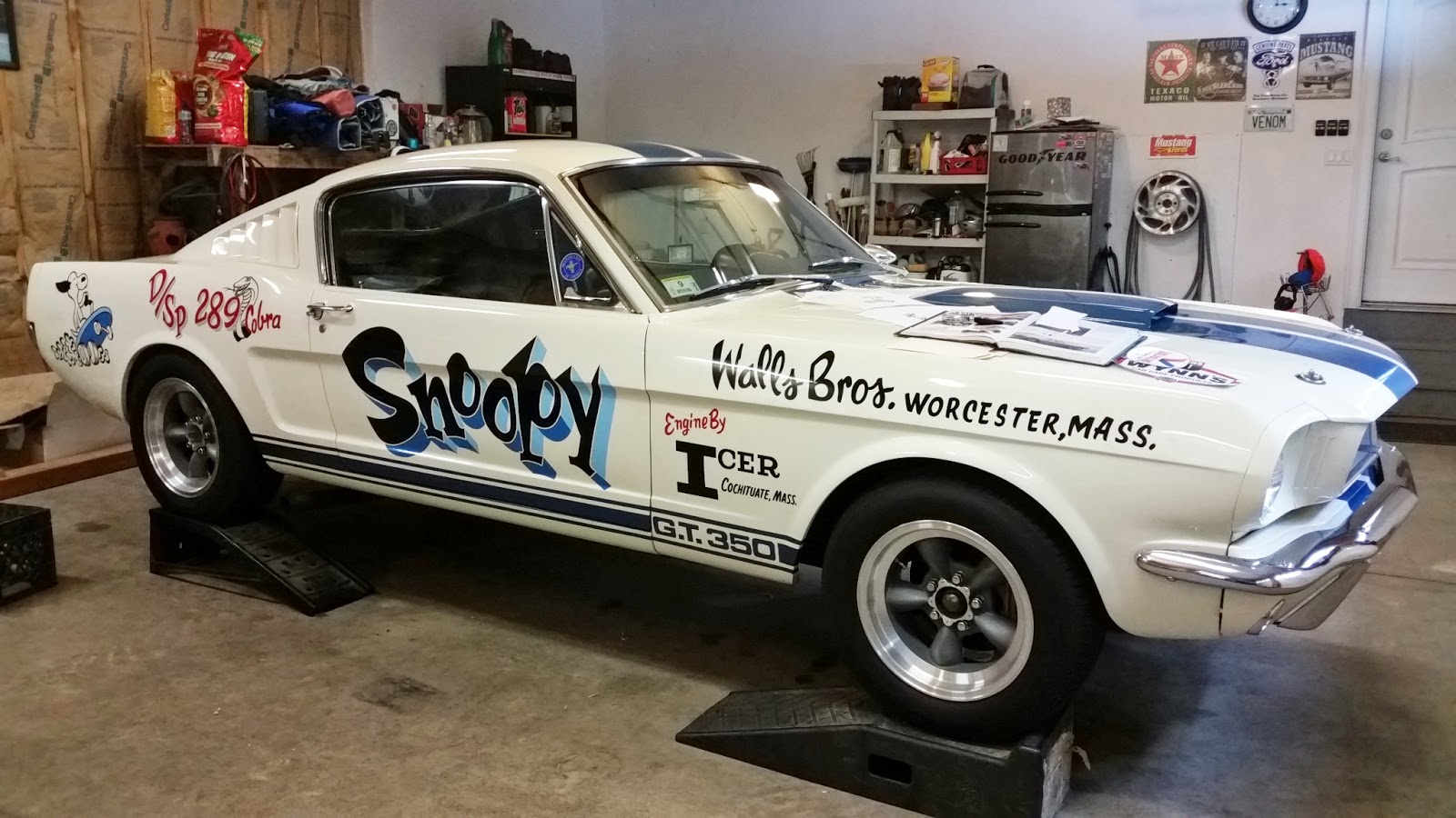 Dennis Day Designs - Lettering, Pinstriping; Murals: Hand Lettering