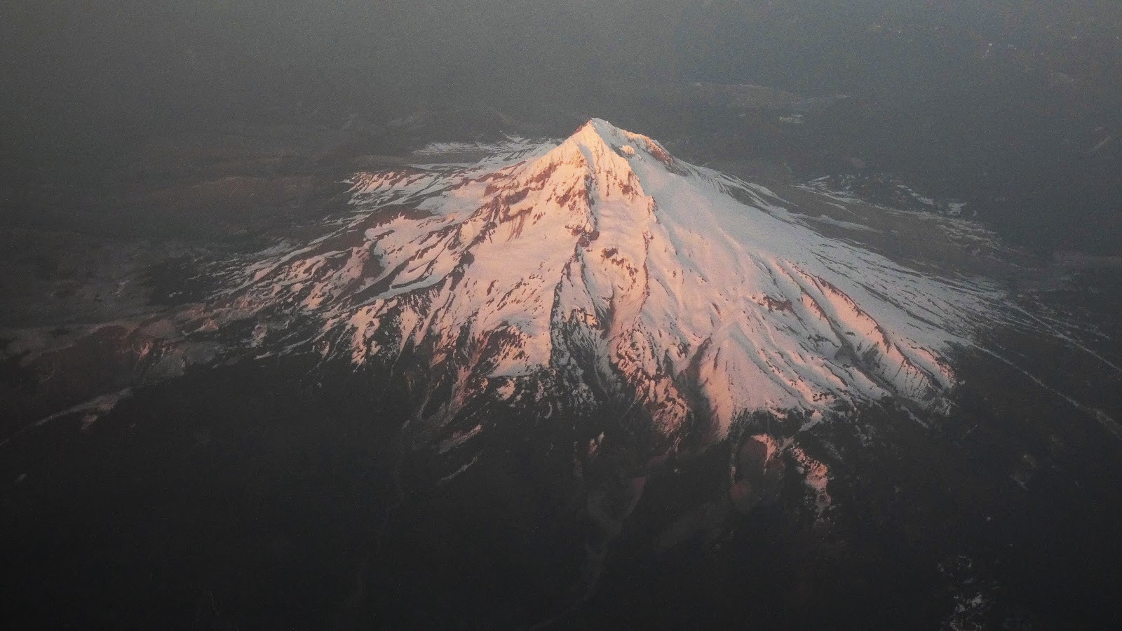 Geotripper: America Has Other Volcanoes: Airliner Chronicles Visits Mt ...