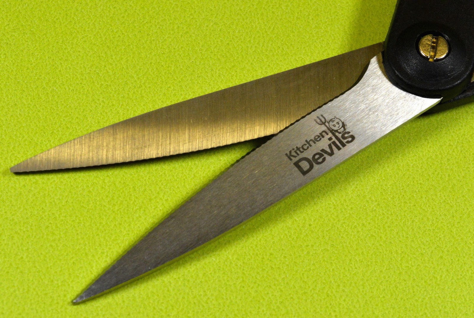 Photograph SLR: Kitchen Devils Kitchen Scissors - Review