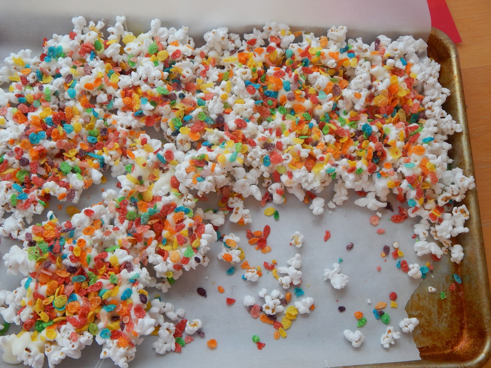 MorningNooNight: Fruity Pebbles Popcorn