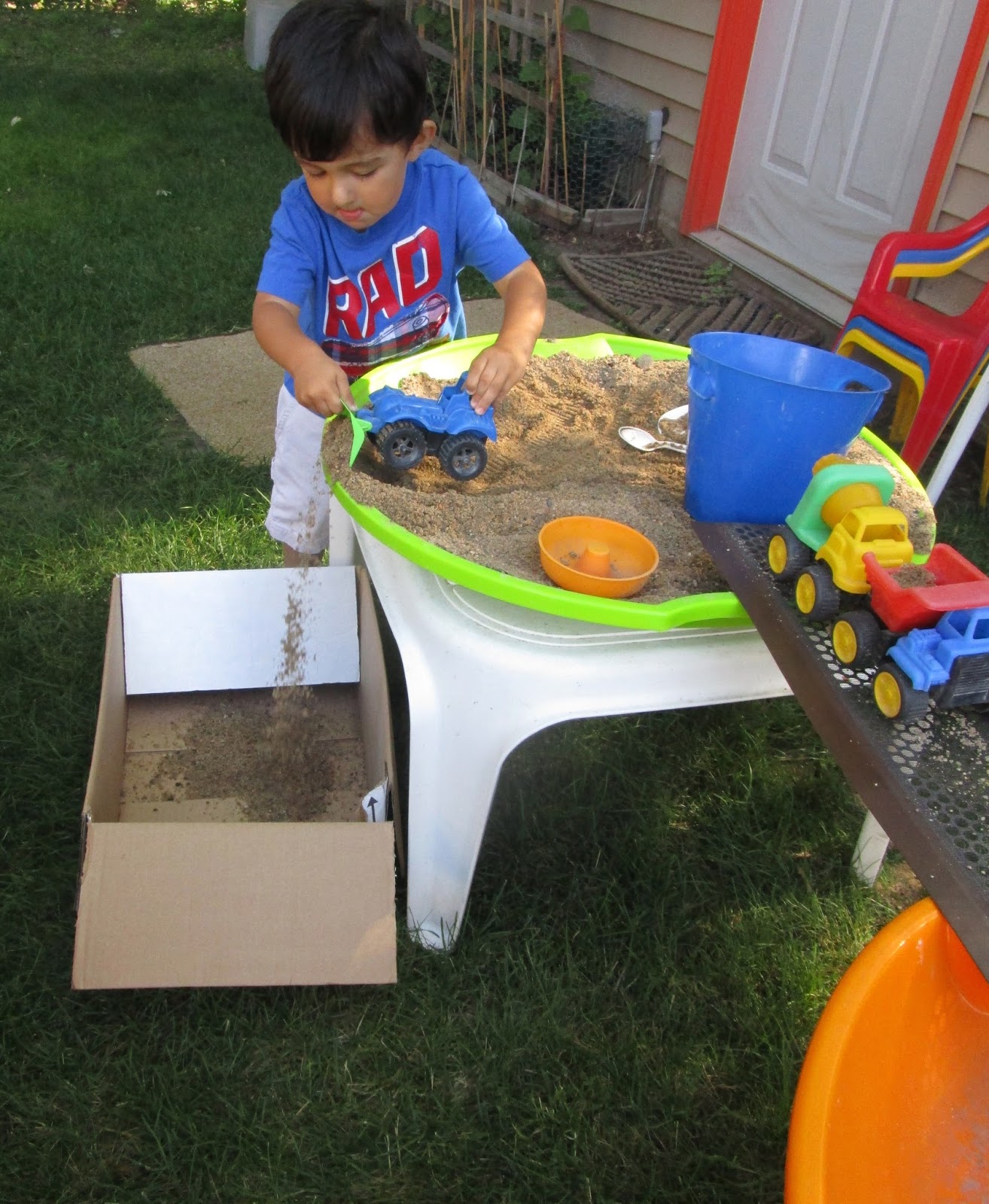 SAND AND WATER TABLES: SNOW SAUCER SANDBOX