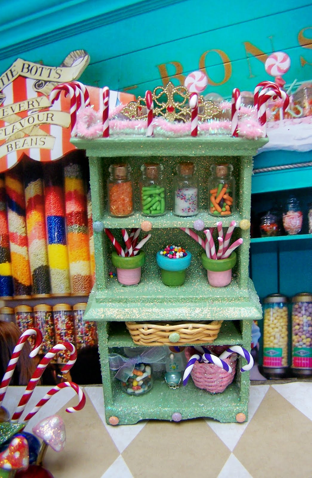 19th Day Miniatures Works in Progress: My last miniature theme tree done :)