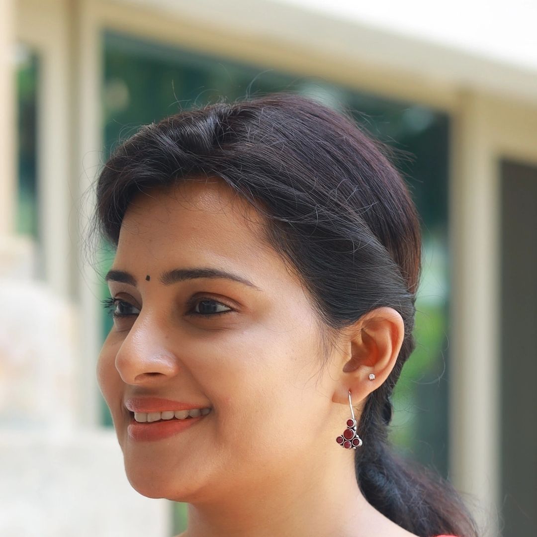 Sruthi Raj looking most beautiful photo soot