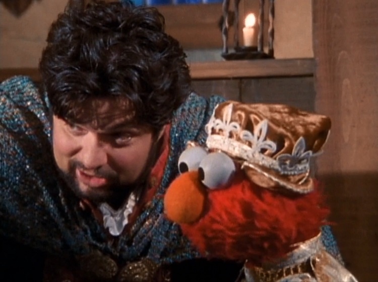 Cinder Elmo Spanish French