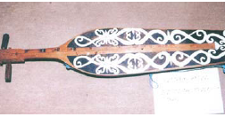 Alat musik Tradisional Kalimantan Sampek (Sape')