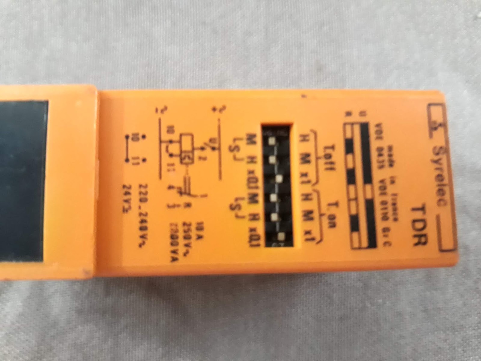 SYRELEC TDR TIME DELAY RELAY 220-240 VAC / 24 VDC