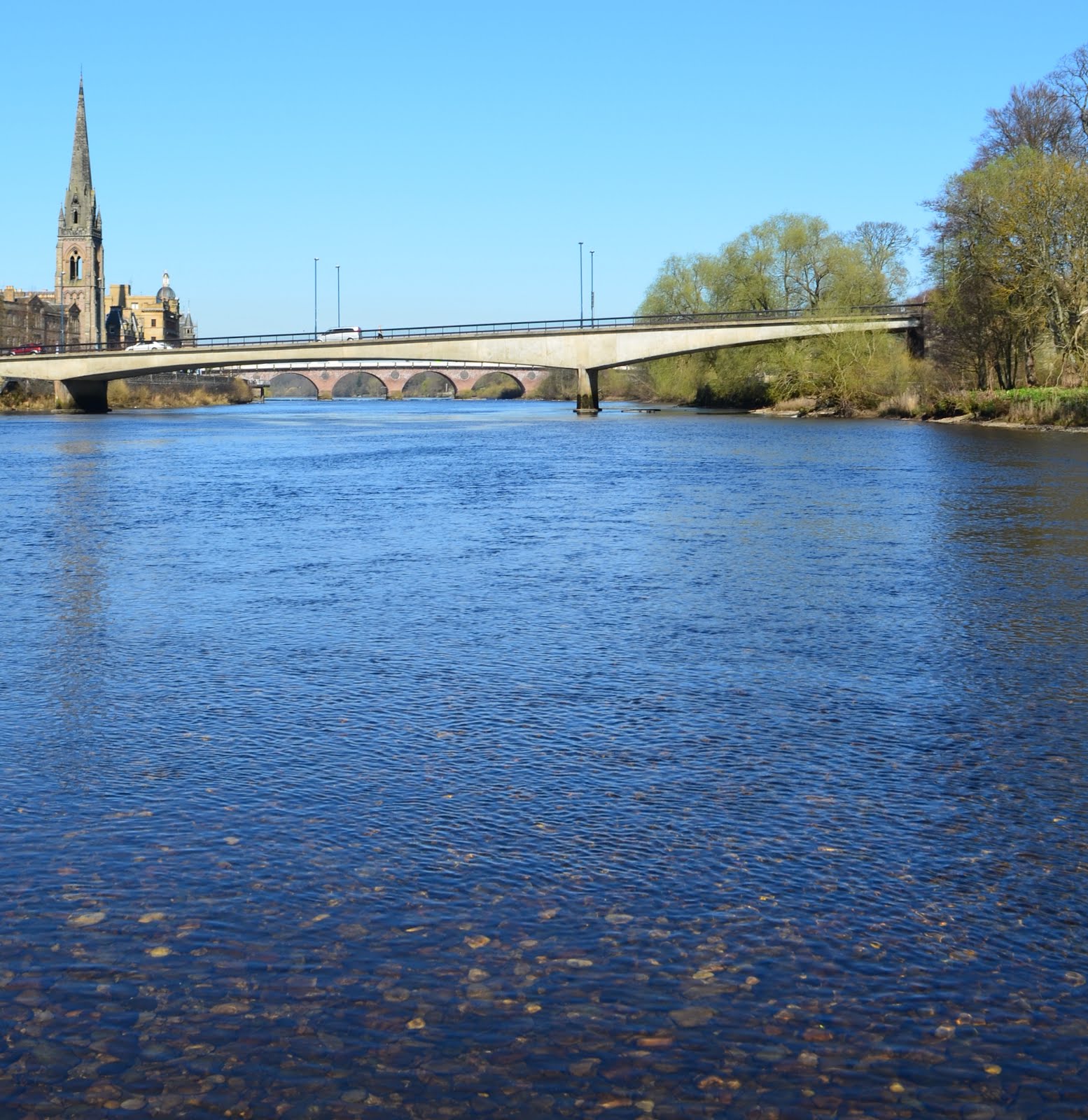 Tour Scotland: Tour Scotland Photographs Video River Tay Perth ...