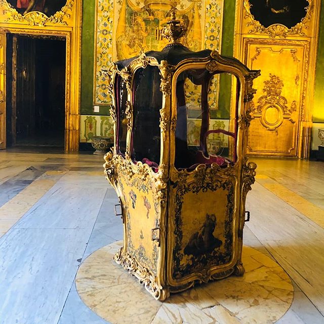 Eye For Design: Sedan Chairs........A Beautiful Way To Travel