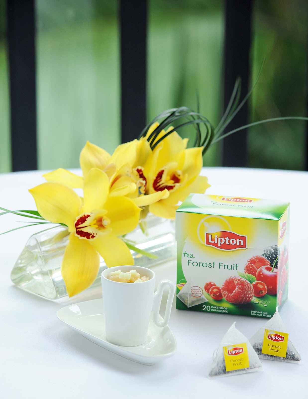 Aromatic Lipton Pyramid Tea