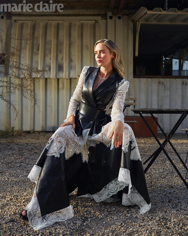 Ember Willowtree: Emily Blunt viste diseños elegantes para Marie Claire
