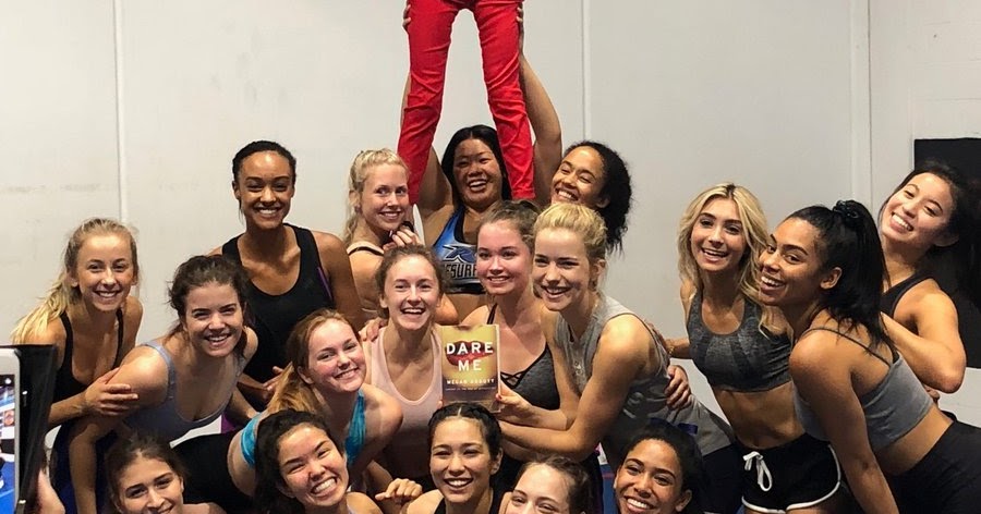 Patricia Abbott (pattinase): Dare Me Gets Its First Review