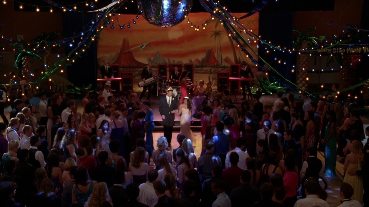 Glee 3x19 – Prom-asaurus