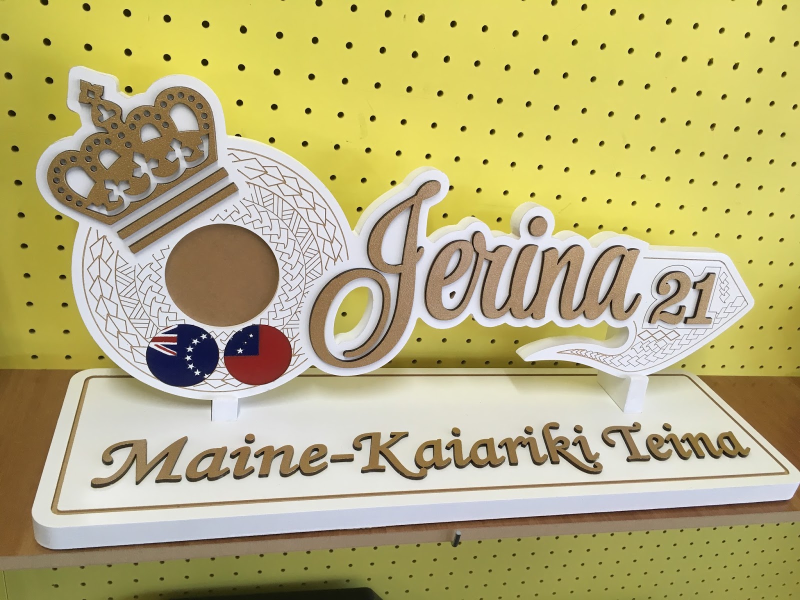 21st key No.170226: Crown & white