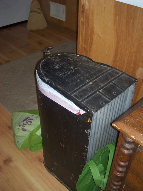 Life on Fishing Creek...: Clever trash can idea...