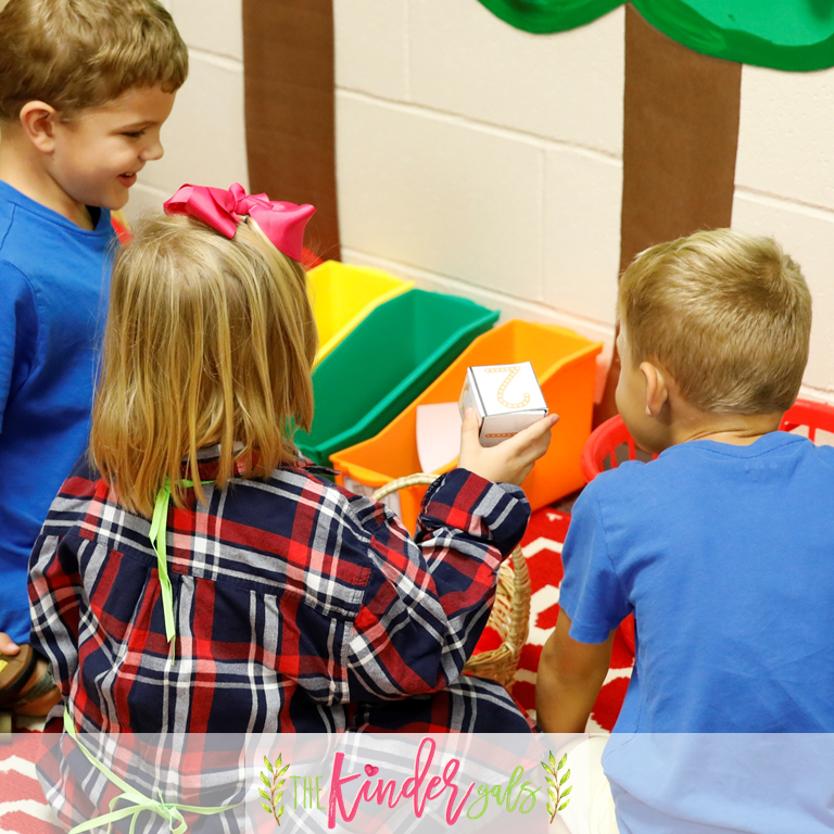 KinderGals: Teaching Math and Reading in Dramatic Play