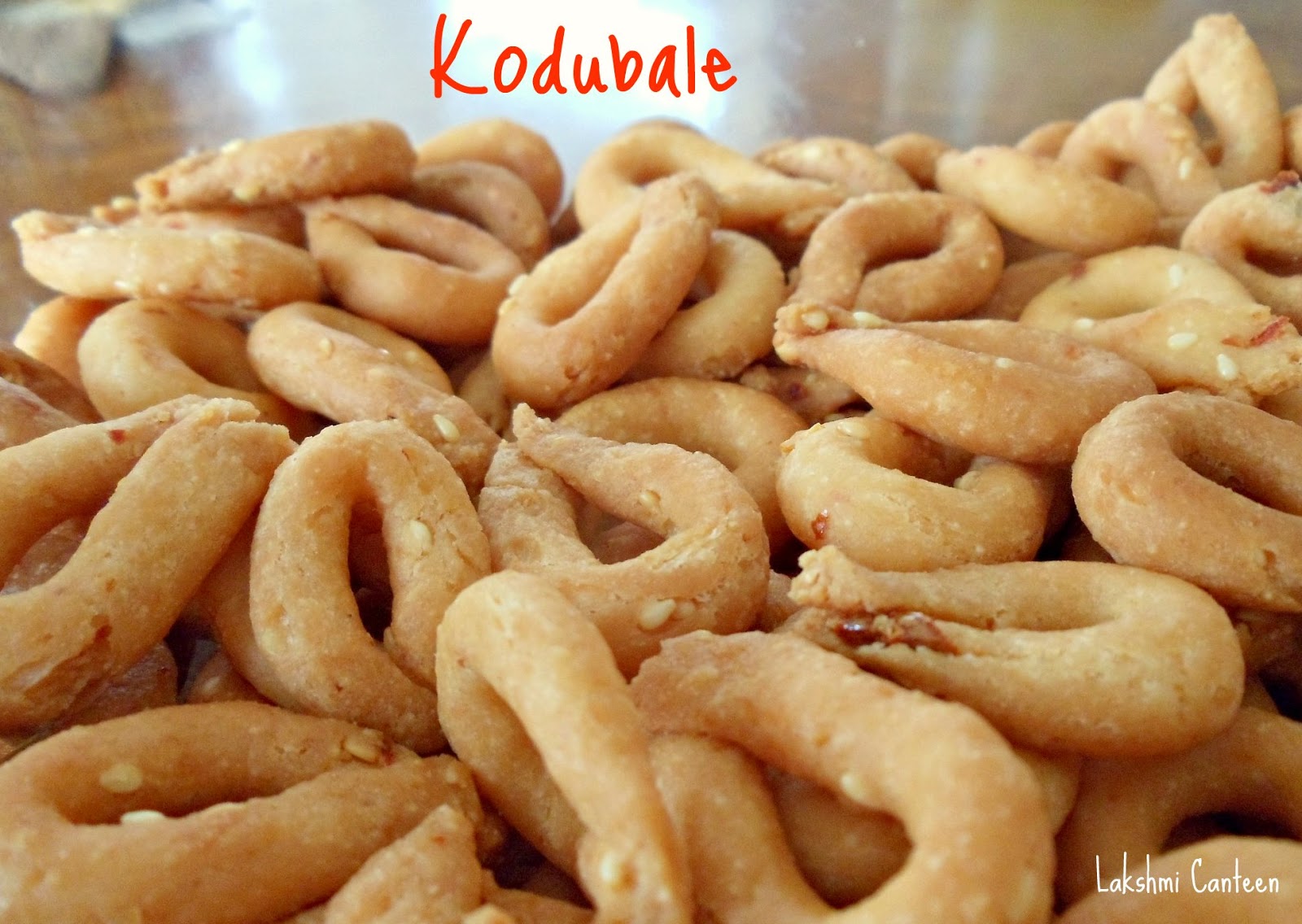 Lakshmi Canteen: Kodubale (Spicy Rings)