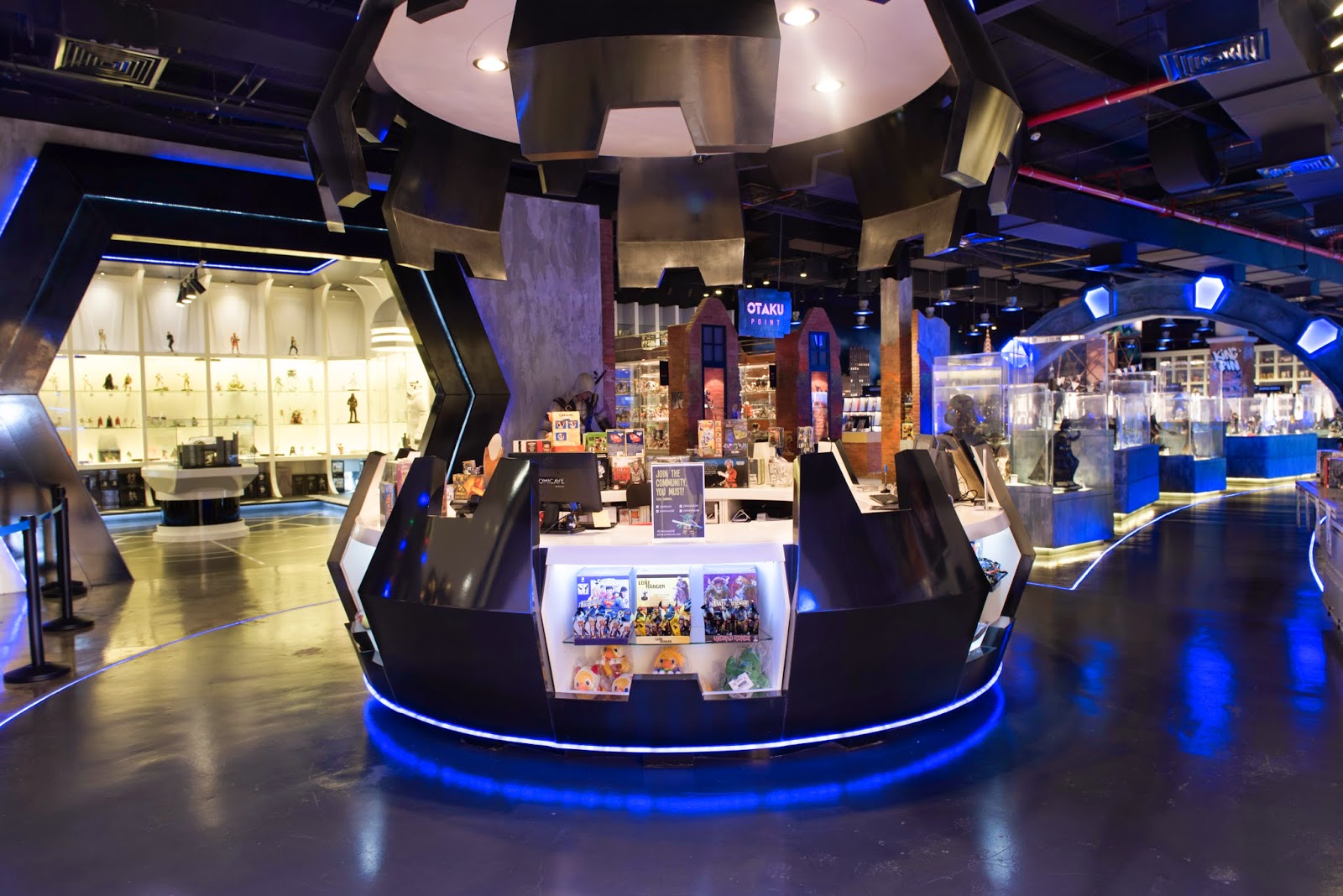 Dubai photos: World’s largest comic and collectibles store – Comicave ...