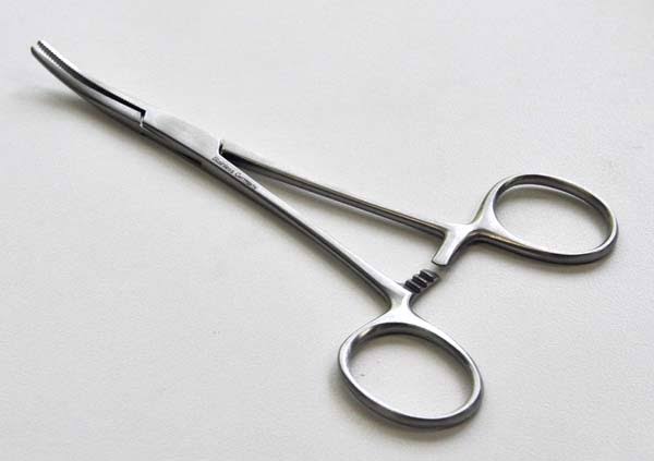 Mengenal Bentuk dan Fungsi Klem Arteri (Artery Forceps) - Medianers