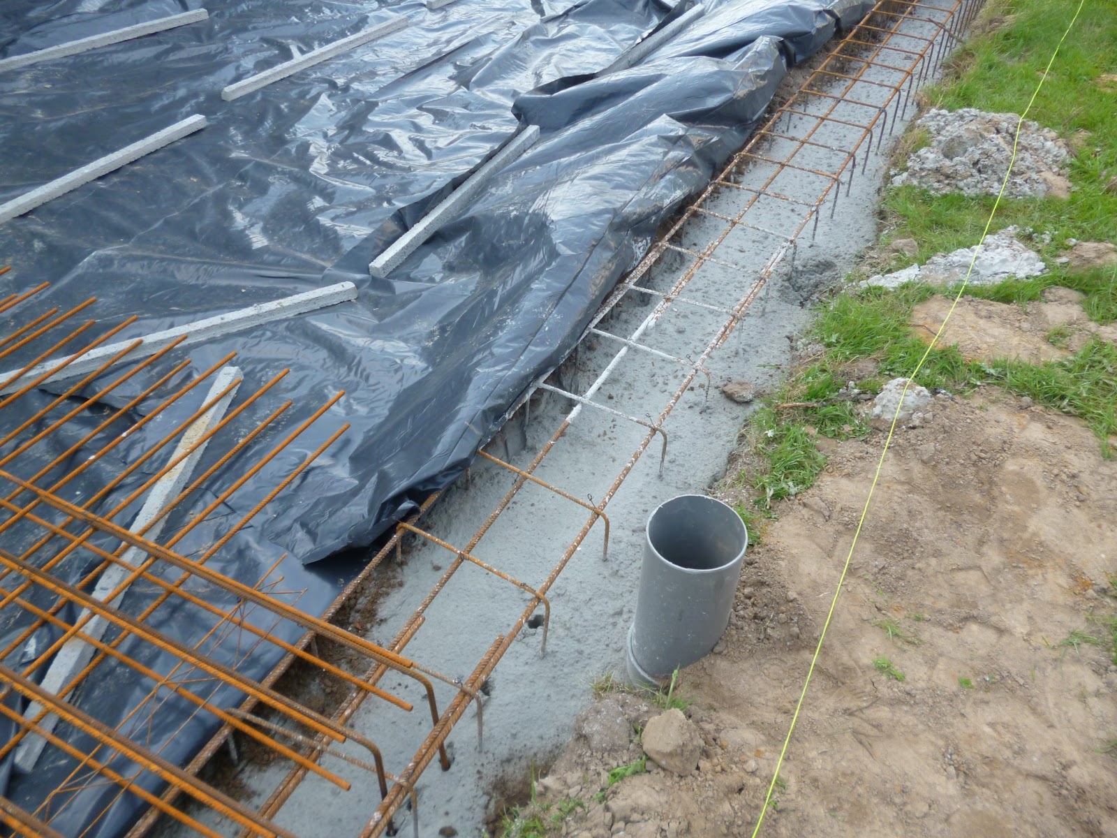 Bouw Toon & Nele: plaatsen beton-netten