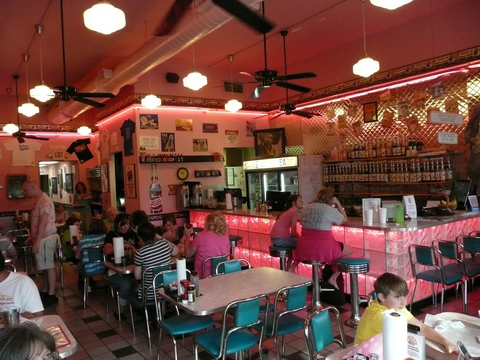 PIG OUT SPOTS: Cheeburger Cheeburger (Chattanooga, TN)