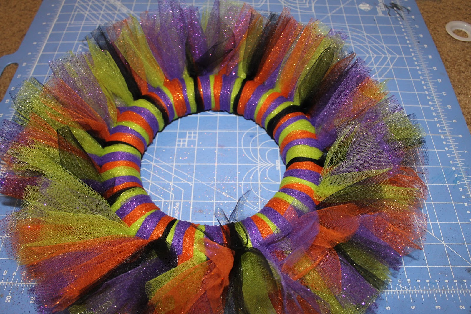 Sweetly Simple Life of an Army Wife: Tulle Wreath Tutorial