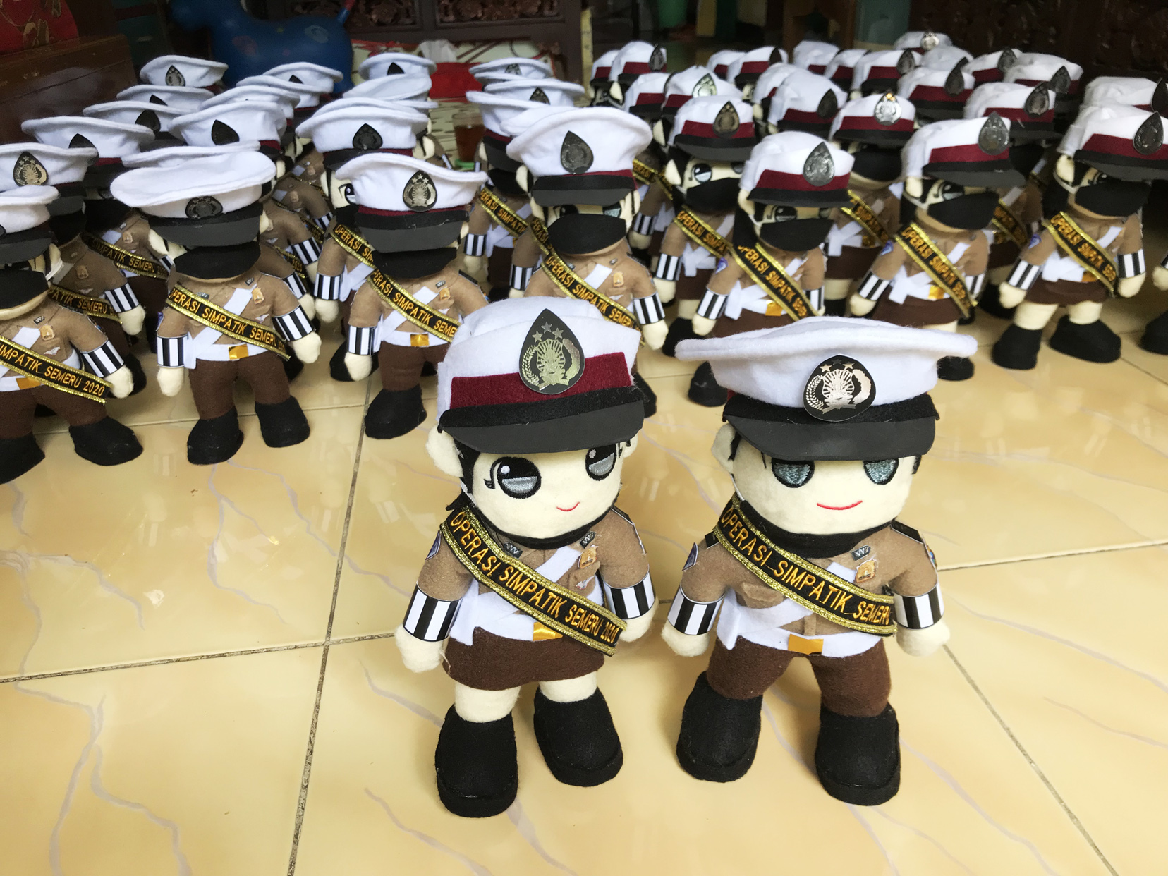 Boneka Custom Profesi Satuan TANPA Minimum Order: Boneka Polisi Lalu Lintas