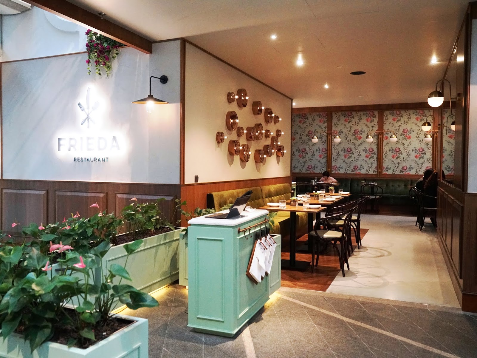 PinkyPiggu: Frieda Restaurant @ The Capitol Kempinski Hotel Singapore ...