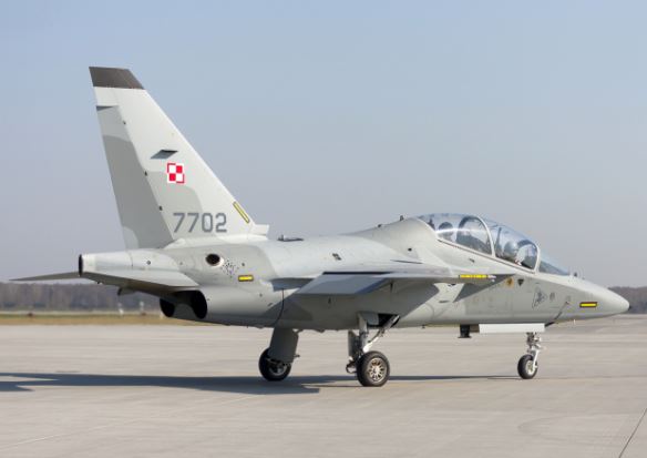 Aermacchi M-346 Master Jet Trainer Specs, Cockpit, and Price - Airplane ...