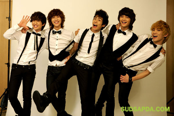 K-POP WORLD: K•POP♥