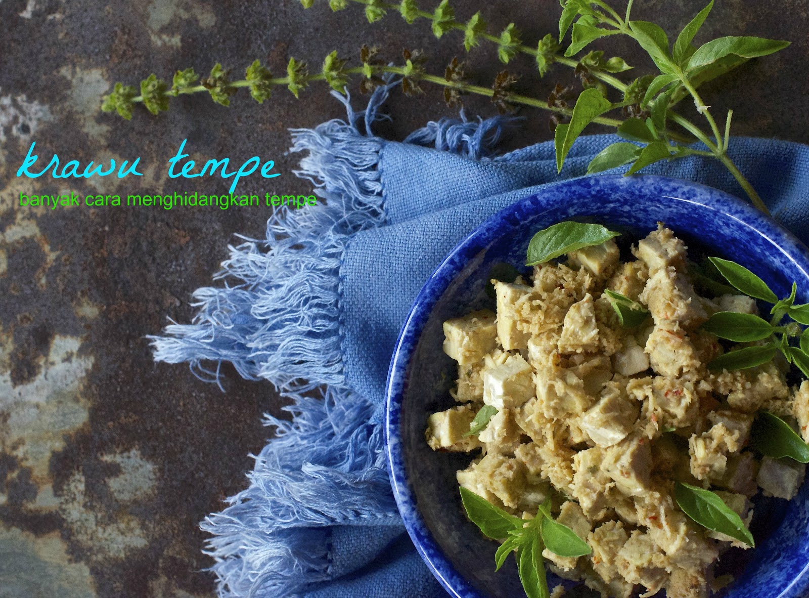 Indonesian Medan Food: Krawu Tempe (Steamed Tempe with Coconut Dressings)