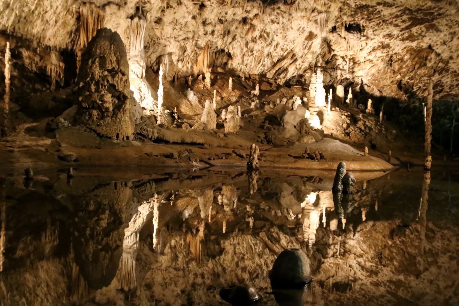 TRZY WŁÓCZYKIJE: Jaskinia Punkvy i Przepaść Macocha - na wodzie i nad ...