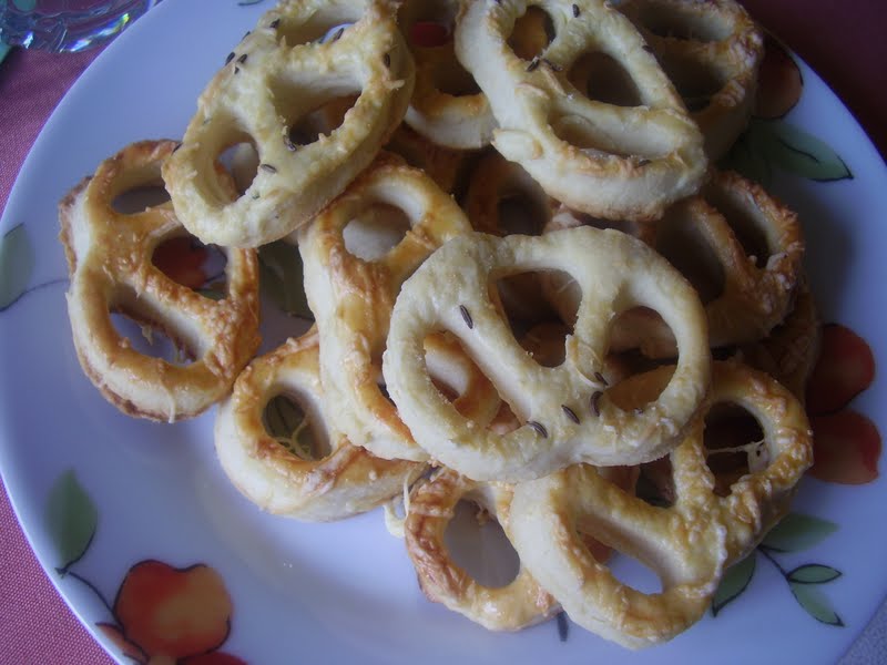 Myra's kitchen: Covrigei