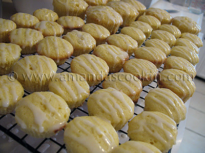 German Mini Lemon Cakes - Zitronenkuchen / Zitrone Mini-Kuchen - Amanda ...
