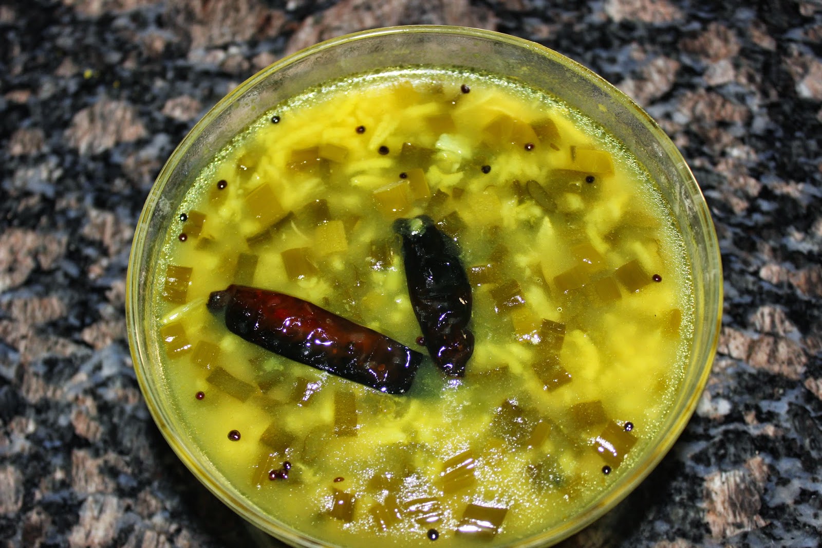 Authentic Curry: Piaja Saga Kanji (Spring Onion and Rice Soup)