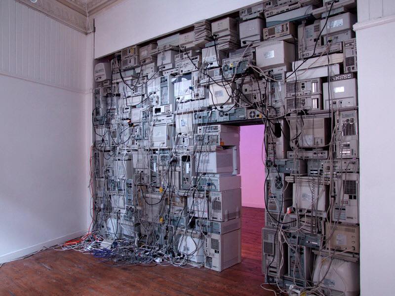 Creative and Innovative Uses for your Old Computer Monitors - Creative DIY