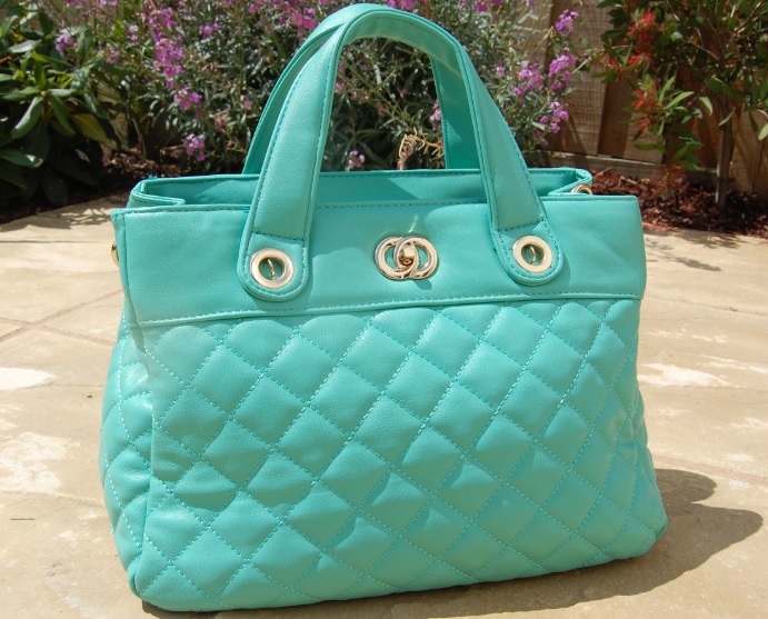 looks 2 b loved: Mint Green Quilted Bag