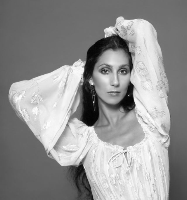 Gorgeous Portrait Photos of Cher Photographed by Harry Langdon in 1978 ...