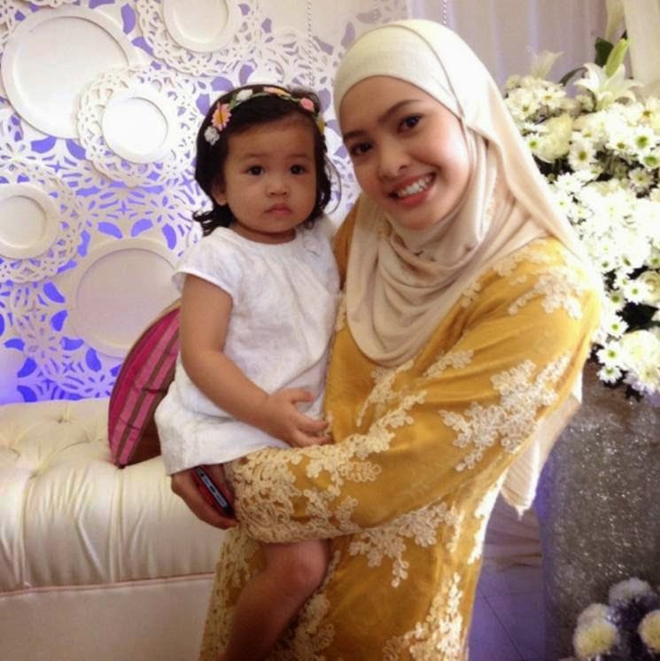 Foto Dan Biodata Isteri Zizan Razak - BocorLagi