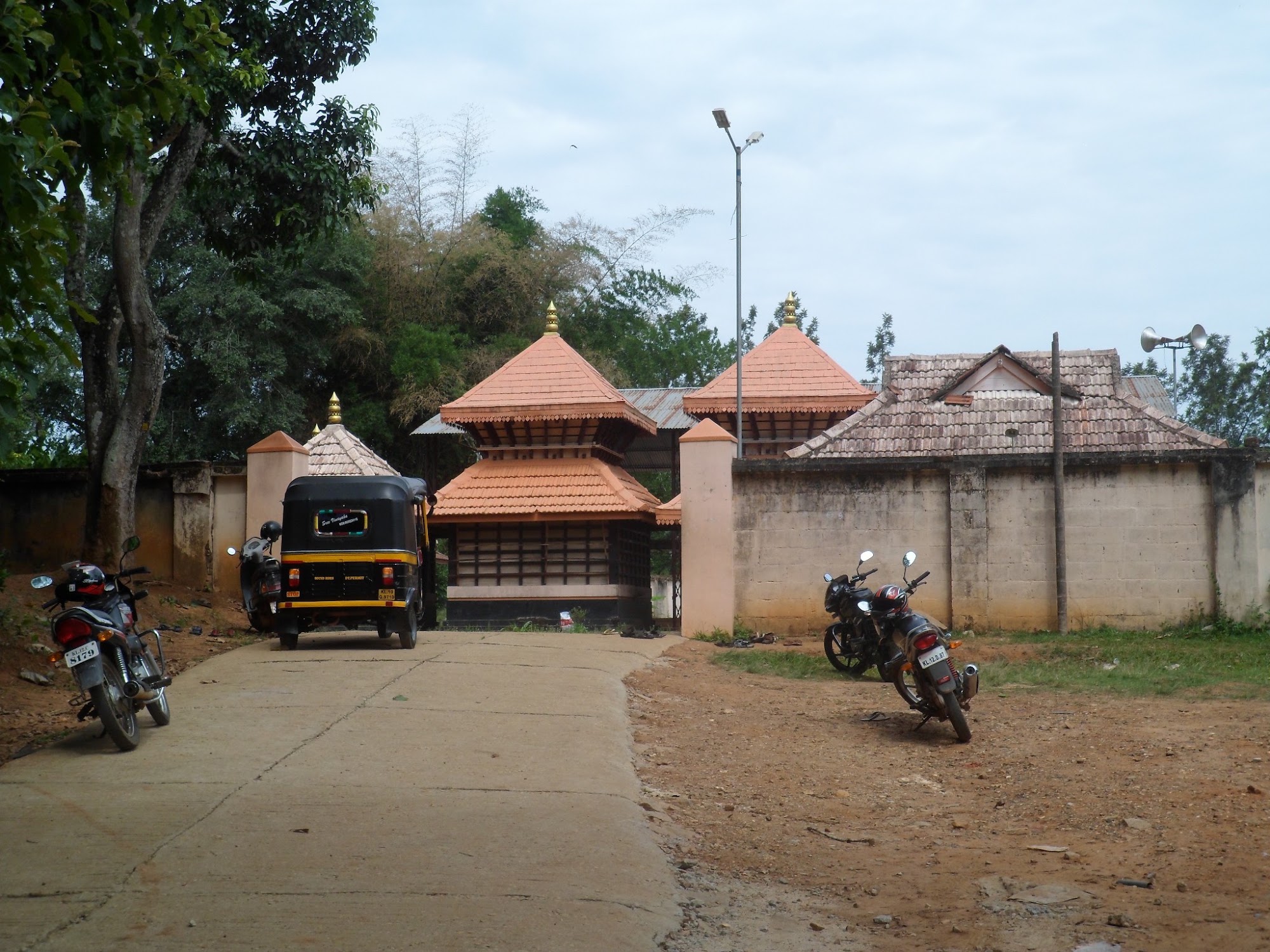 Purakkadi Paradevatha Temple,Wayanad